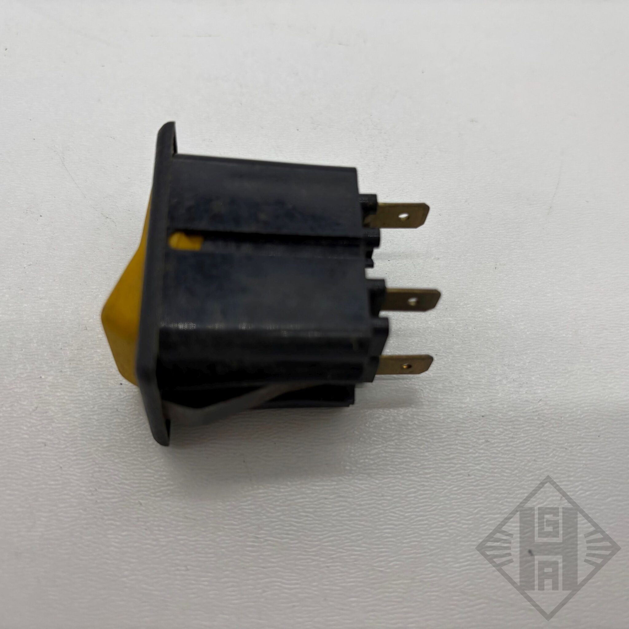 Kippschalter gelb Nebelschlußleuchte Trabant 601, Wartburg 353, Barkas B1000, IFA W50, L60 - DDR ...